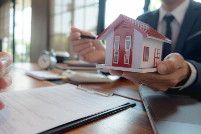 Amendment Vs. Addendum in Real Estate: Which to Use?