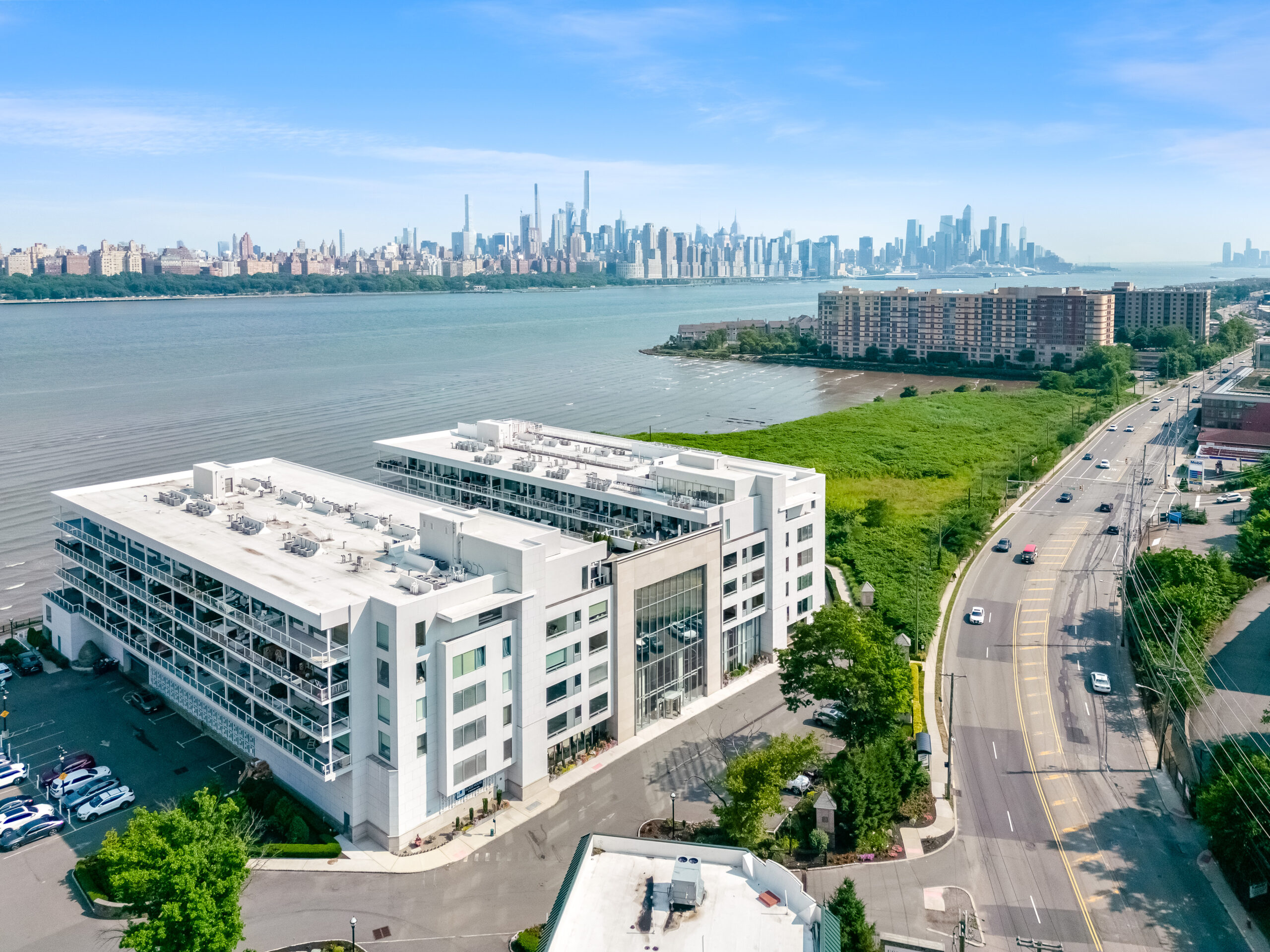 3 Somerset Ln 113, Edgewater, NJ 07020 - RENTAL - NJ Lux Real Estate